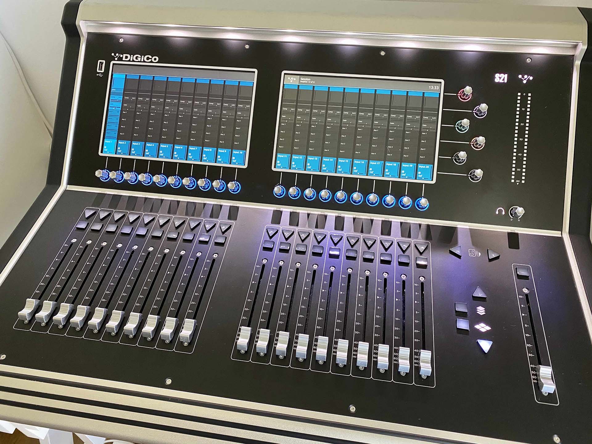 DiGiCo S21 digital mixer – Buy from Gearwise – AV & Stage Equipment